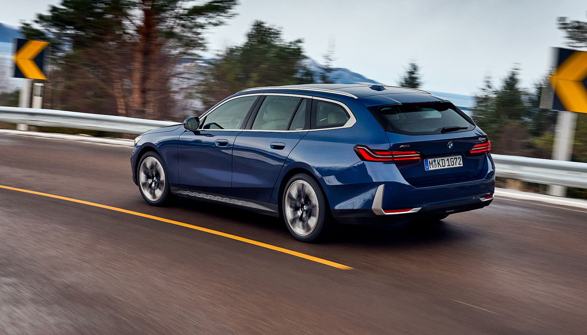 BMW i5 Touring: Der erste E-Kombi aus München – Puls Magazin